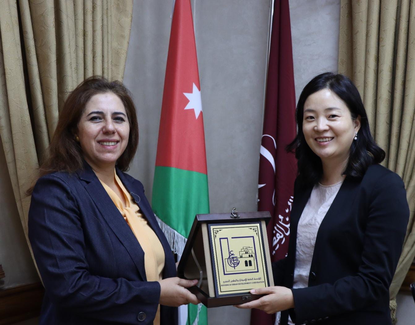 HUDC Director General meets with the head of the Commercial Attaché of ...